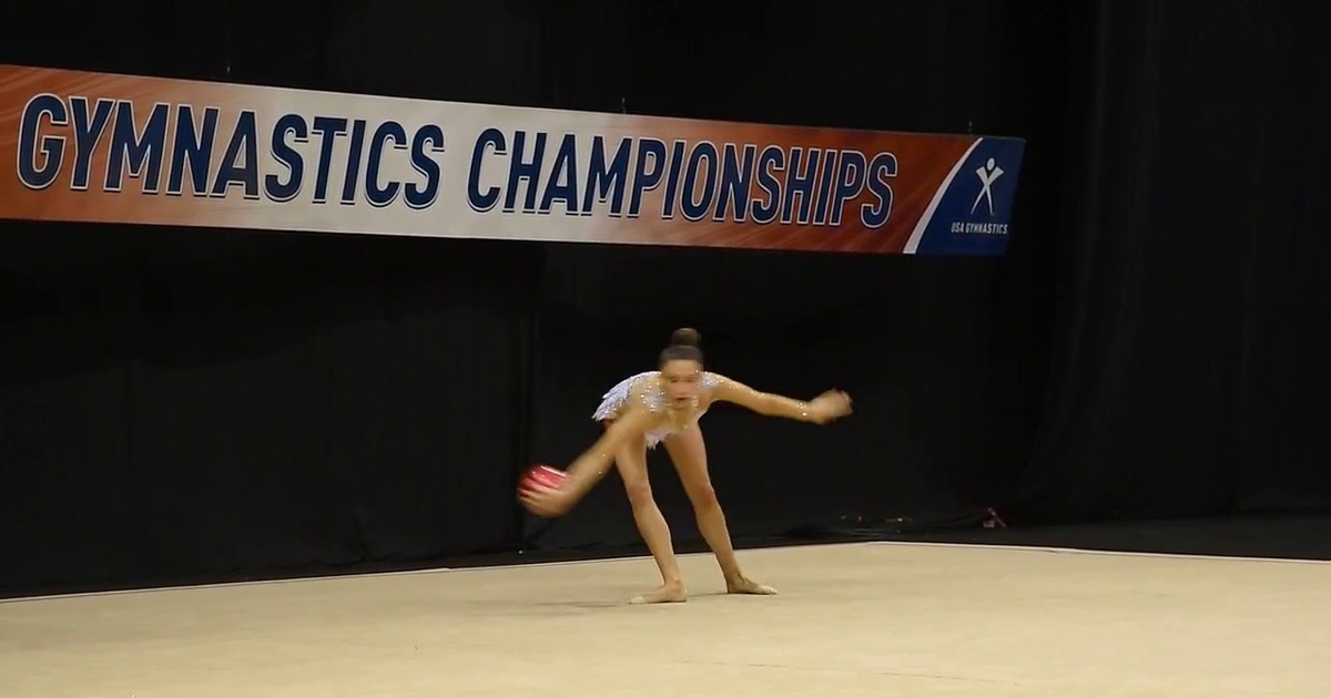 Video: Isabelle Connor biểu diễn với bóng | Báo Dân trí