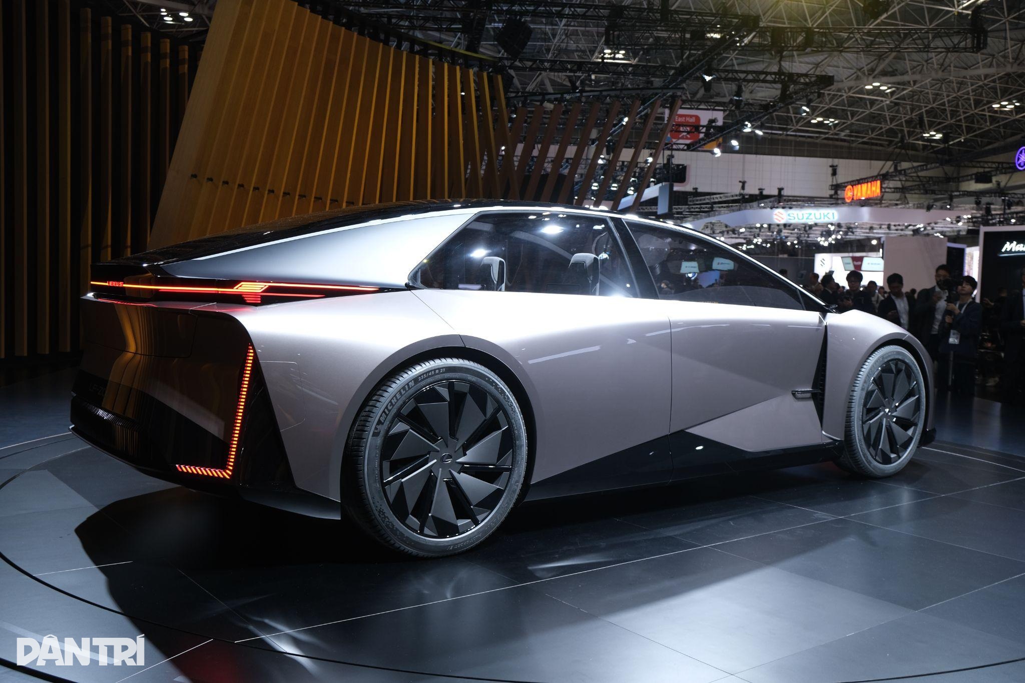 Cận cảnh xe điện Lexus LF-ZC với nội thất làm từ tre, sẽ mở bán từ 2026 | Báo Dân trí
