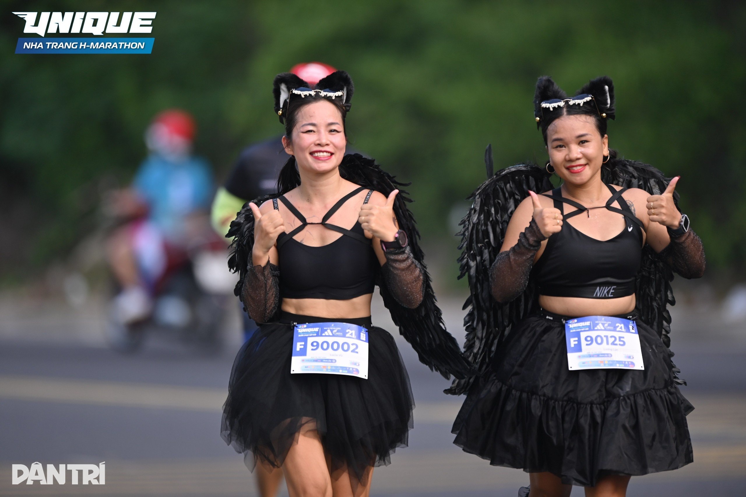 Muôn kiểu cosplay trên đường chạy Unique Nha Trang H-Marathon 2024 | Báo Dân trí