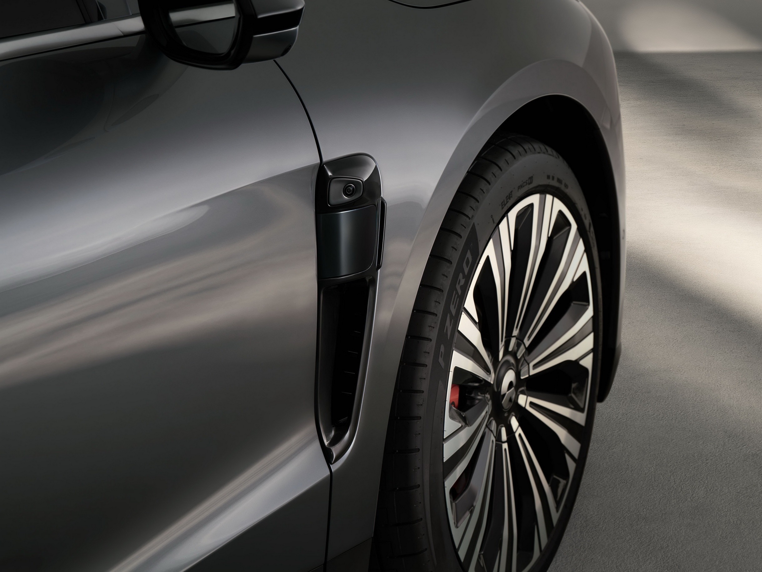 Xe điện Trung Quốc Nio ET9 đi thêm được 255km chỉ sau 5 phút sạc | Báo Dân trí