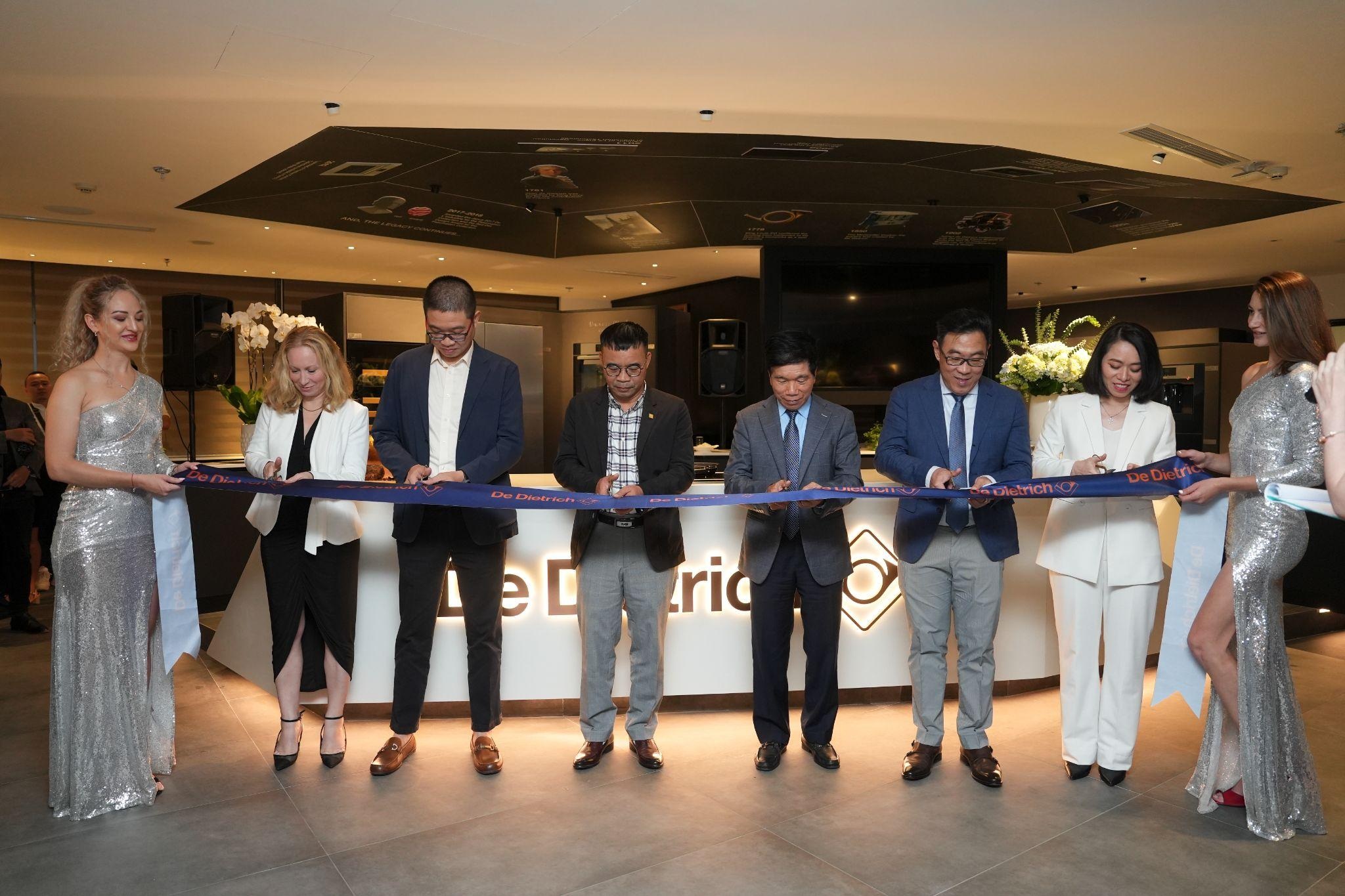 Deborah Home ra mắt showroom De Dietrich | Báo Dân trí