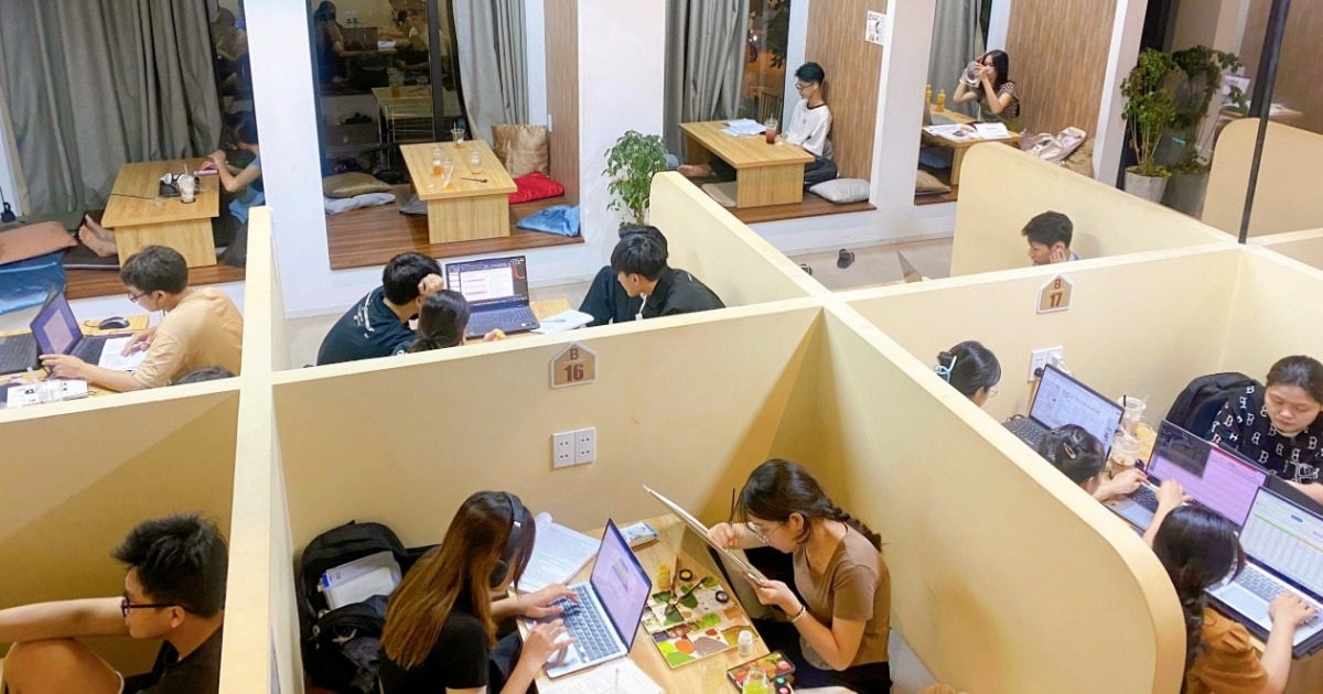 Cà phê hộp cho phép khách ngủ lại qua đêm ở Đà Nẵng đông kín khách | Báo Dân trí