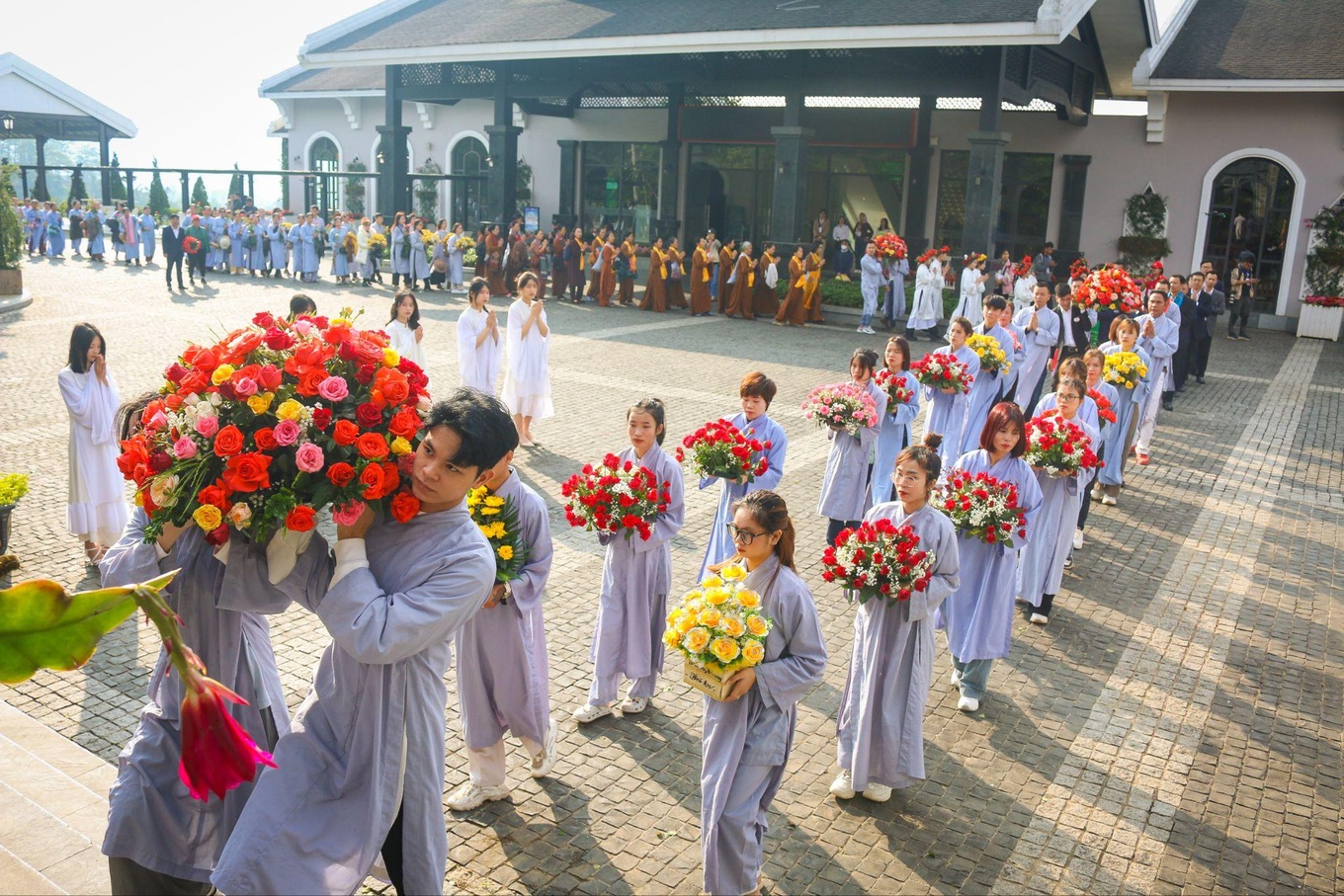 Mãn nhãn với hàng nghìn đóa hồng trong lễ hội hoa hồng Sa Pa | Báo Dân trí