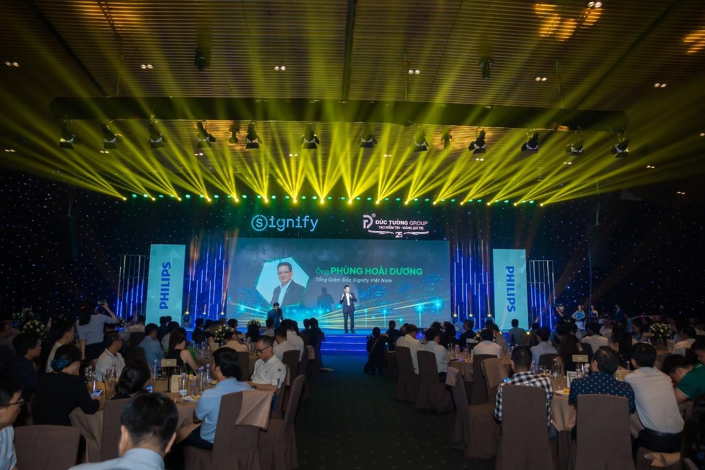 Signify Việt Nam ký hợp tác cùng Đức Tường Group | Báo Dân trí