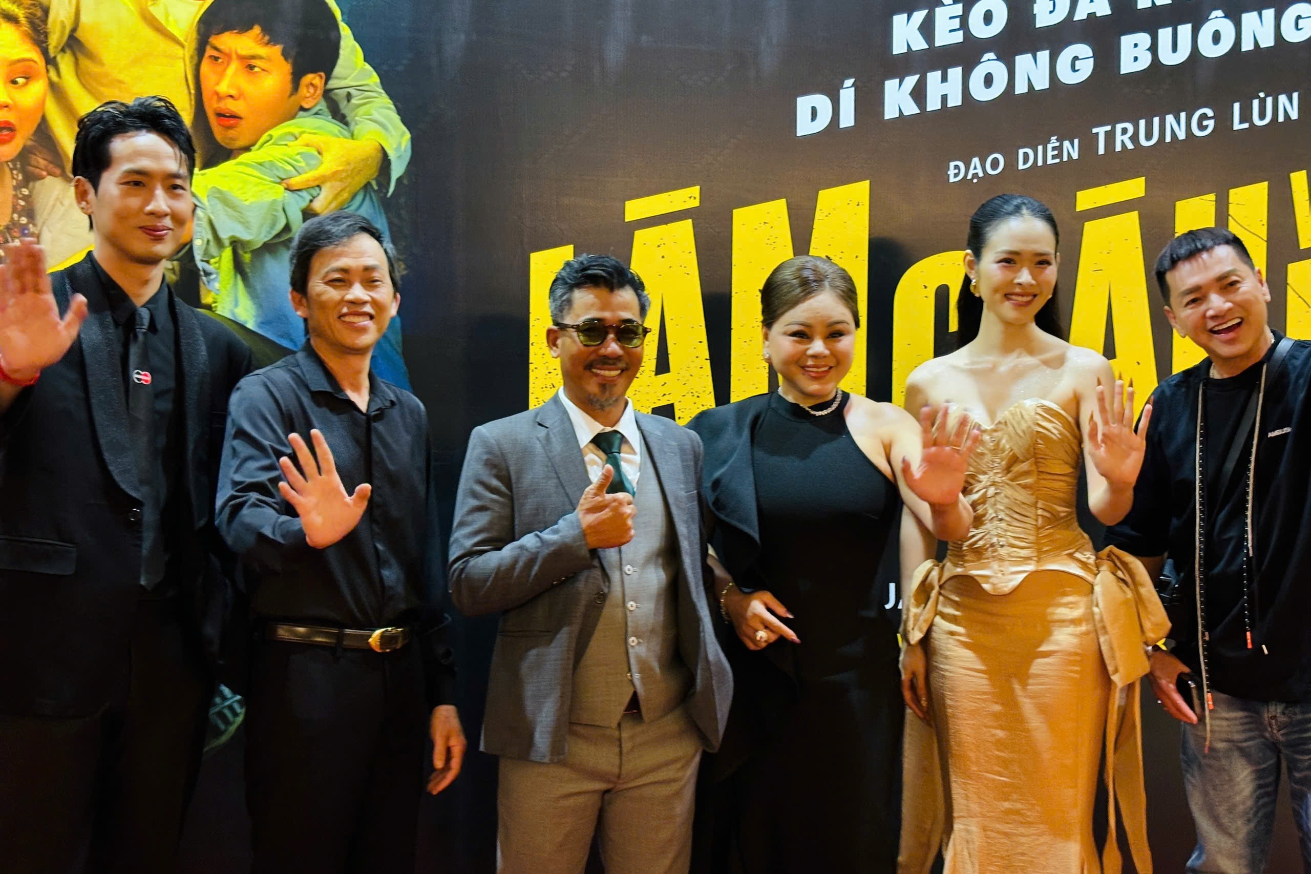 HOÀI LINH QUAY TRỞ LẠI PHIM: LÀM GIÀU MỚI MA, NHIỀU NGƯỜI MỈA MAI: LÀM ...