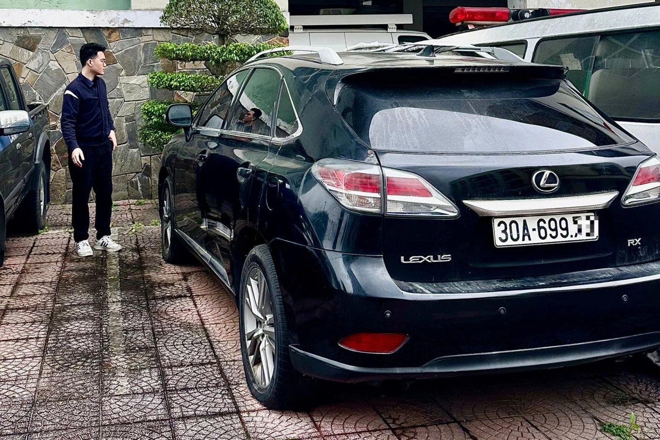 Đấu giá lô xe Range Rover và Lexus, giá khởi điểm hơn 2,6 tỷ đồng | Báo ...