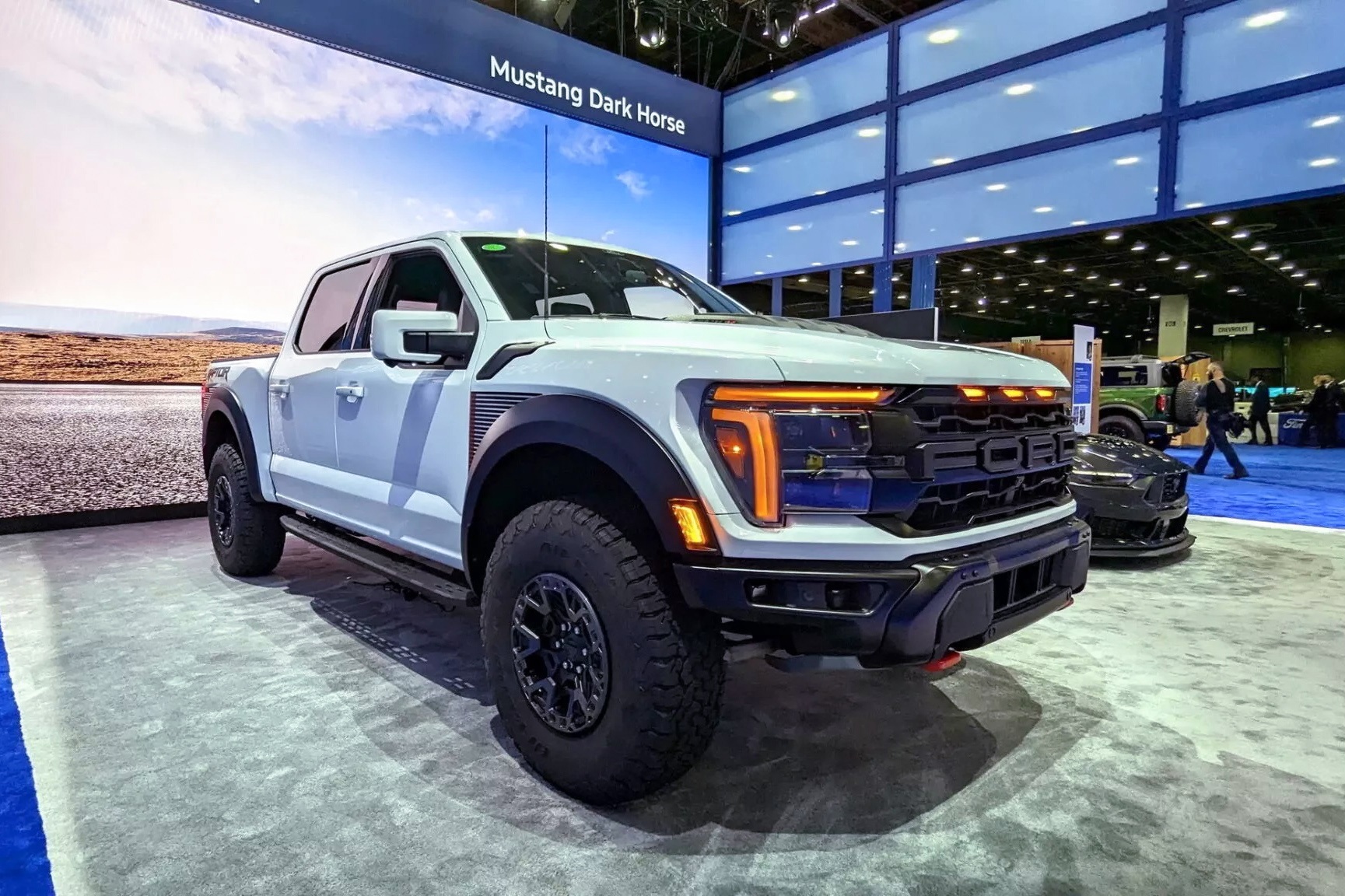 Siêu bán tải Ford F-150 Raptor R 2024 chốt giá, về Việt Nam đắt như ...