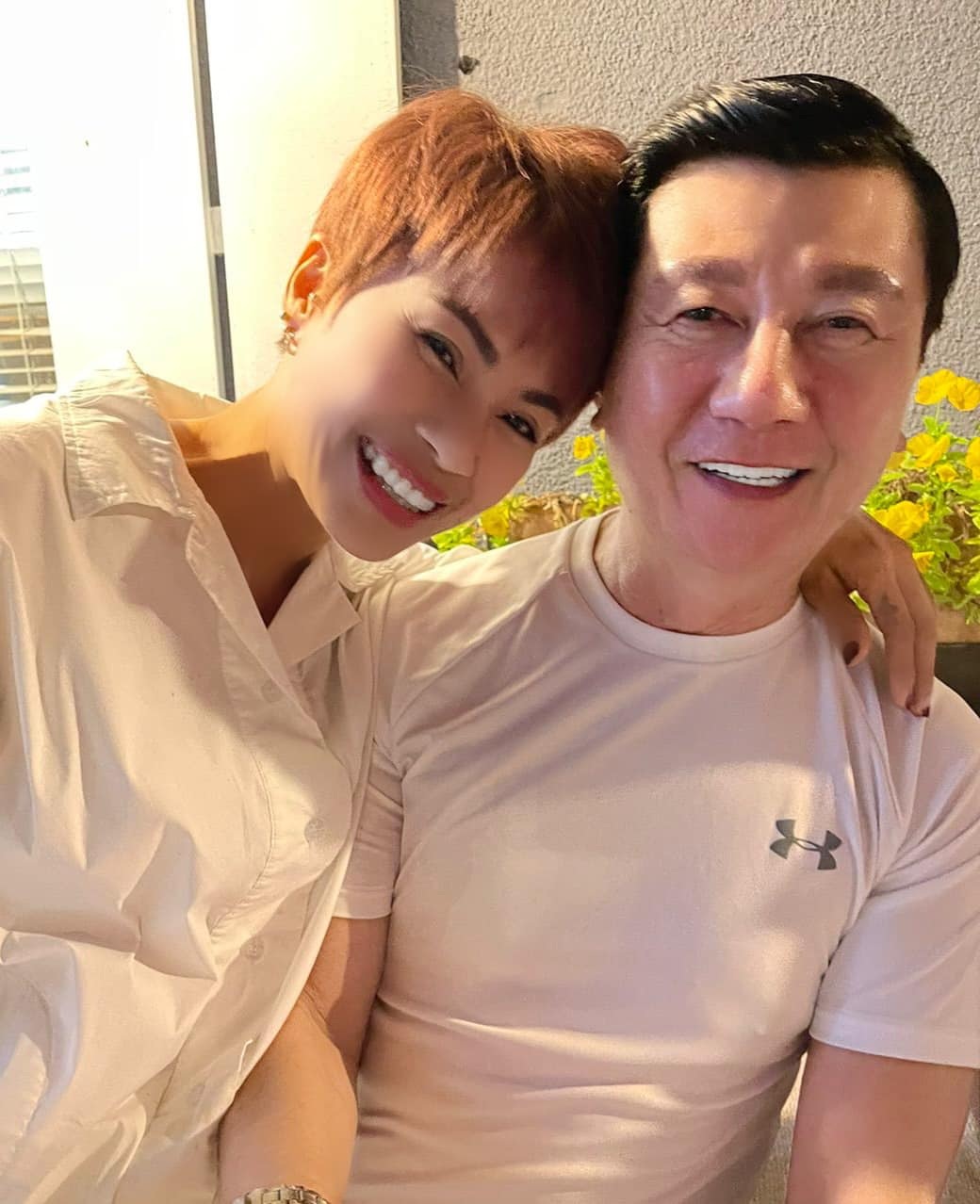 Cựu ca sĩ Trio 666 lấy chồng hơn mẹ ruột 2 tuổi, sống kín tiếng giờ ra ...