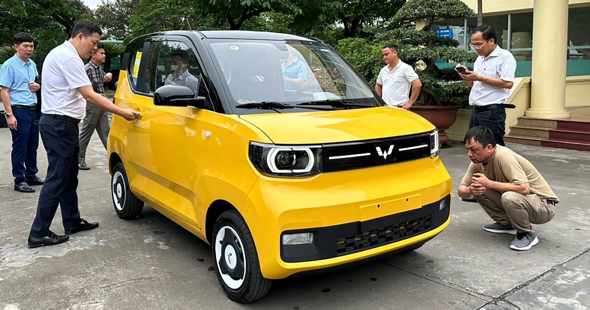 Ô tô điện mini Wuling HongGuang MiniEV bản mới lộ diện tại Việt Nam | Báo Dân trí