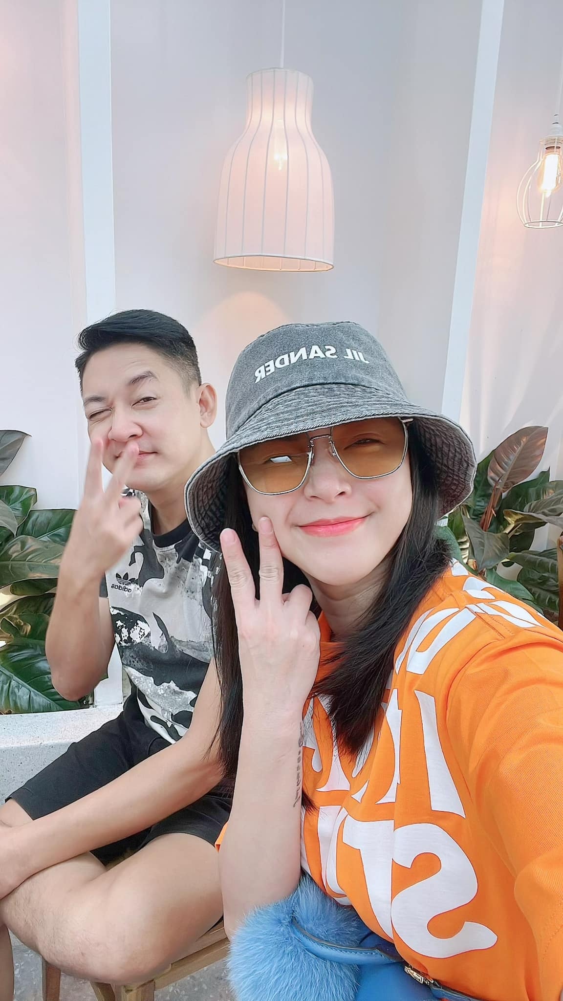 Hải Băng sau 4 năm giải nghệ: Bán hàng online, sung túc bên chồng và 3 ...