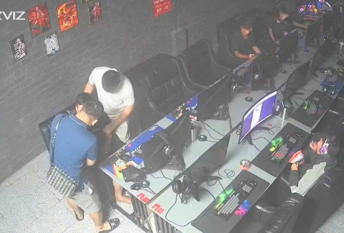 Đối tượng truy nã bị bắt ở quán game sau 2 năm lẩn trốn | Báo Dân trí